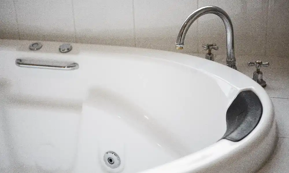 Why Is My Toilet Draining Into the Tub? How to Fix It